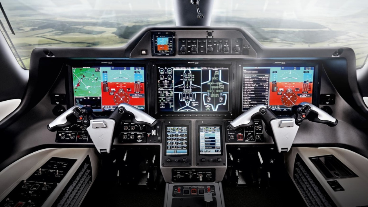 Embraer (EMBR3) cresce 31% em receita e reduz alavancagem no 2T25